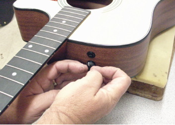 DIY - Expression System Preamp Replacement Instructions – Taylor Guitars